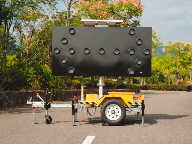 Understanding Arrow Boards with Flash Modes: Operation and Installation Explained - Optraffic