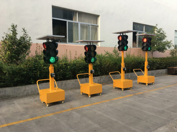 Shop Traffic Signals & Solar Powered Mini Traffic stop lights/ Signals ...