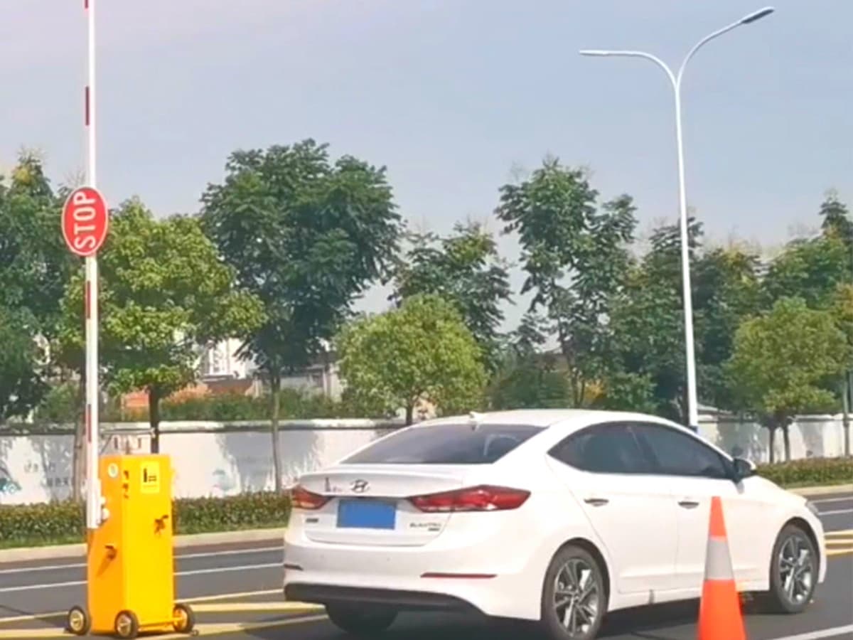 Top 10 Industries That Benefit the Most from Boom Gates