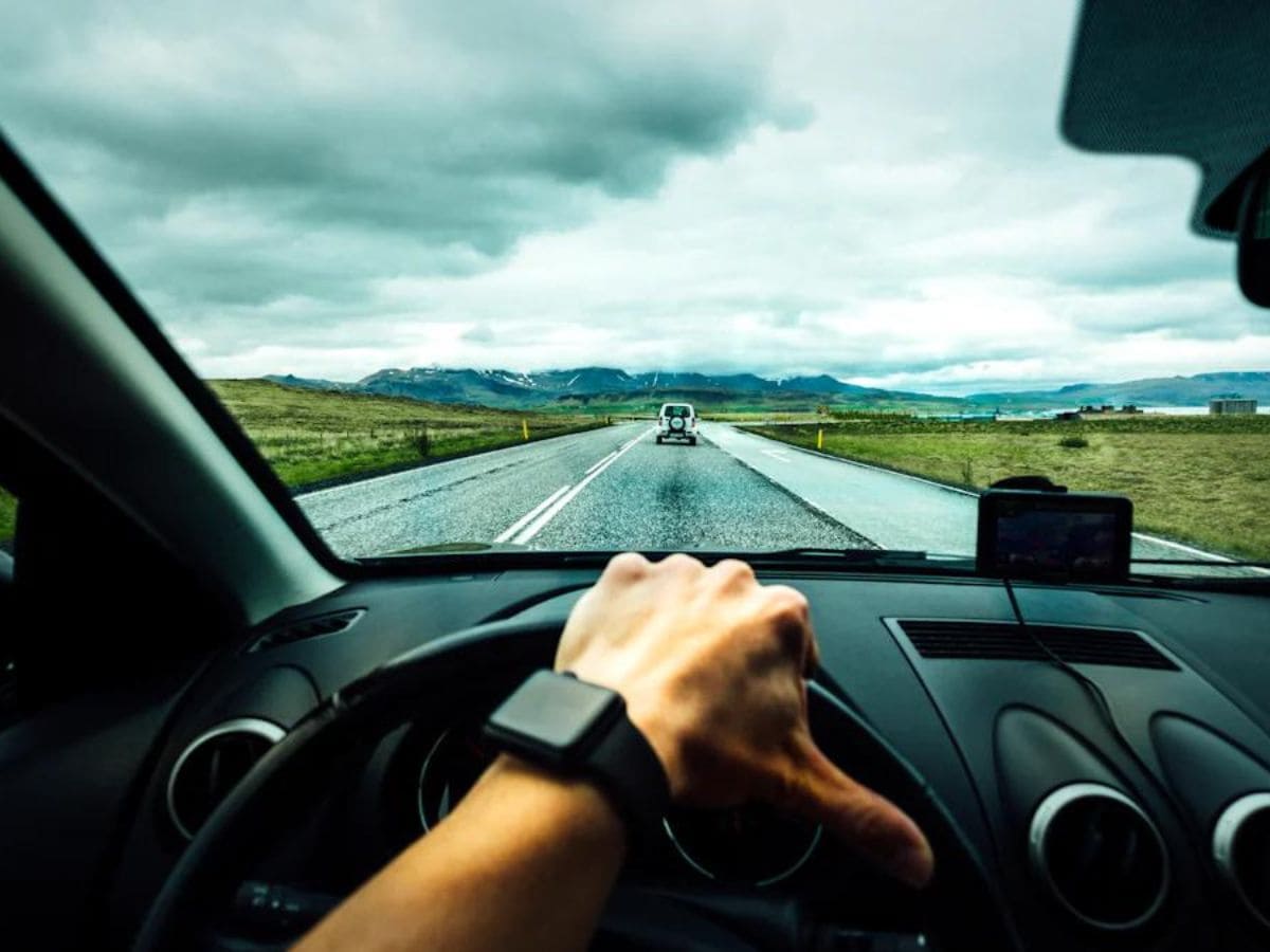 The 2-Second Rule Explained: How to Stay Safe on the Road - Optraffic