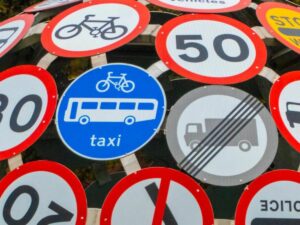 Different Types of Traffic Signs: A Thorough Overview - Optraffic