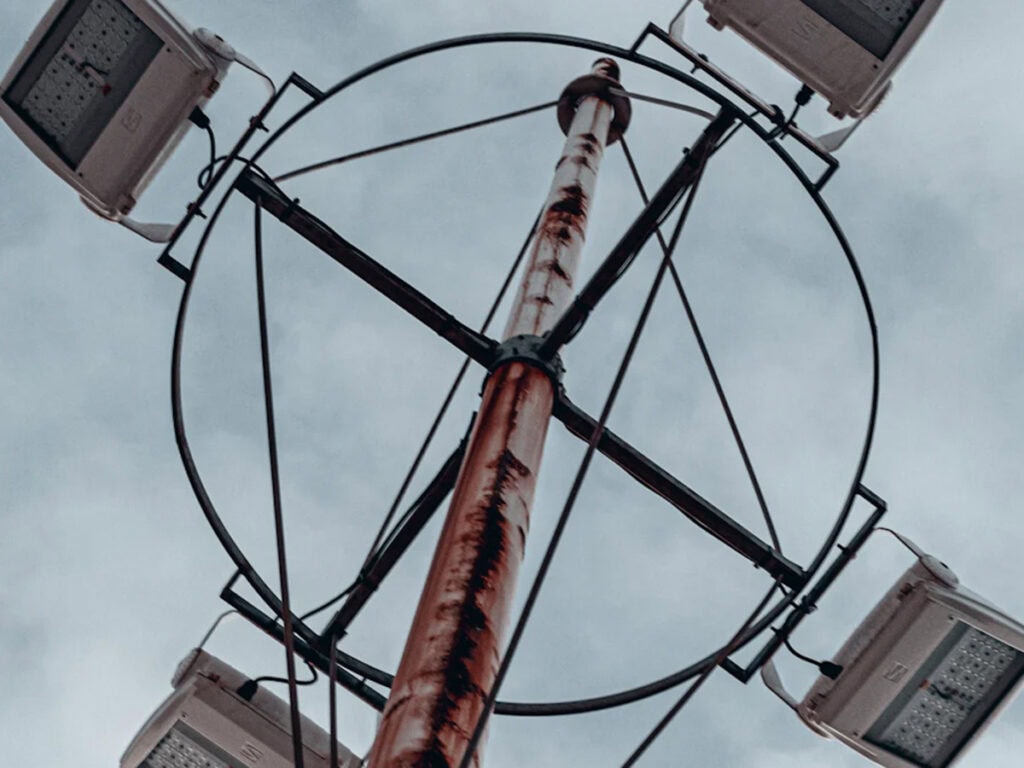 Metal Halide vs. LED Light Towers: Which is More Efficient?