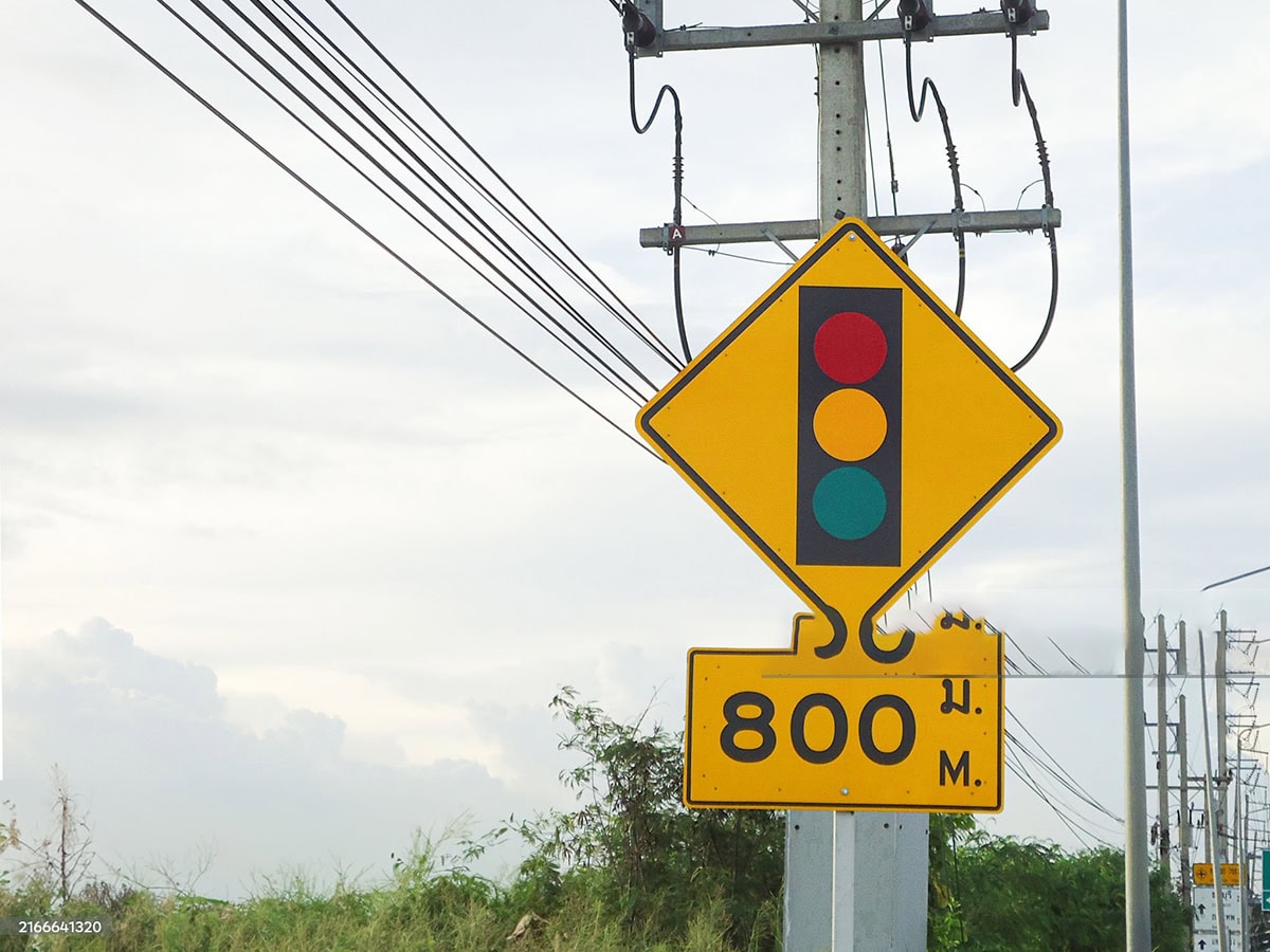 What Do Different Colors On Flashing Speed Limit Signs Mean?