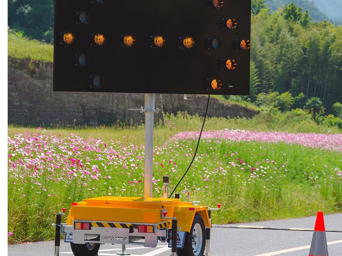 Comparing Mechanical vs. Remote Control Traffic Arrow Boards