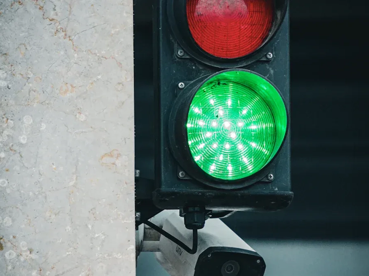Stop Flicker: Fix Your mobile traffic light Display Today!